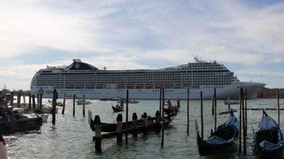 Overtourism: Causes, Consequences and Solutions - Ecobnb